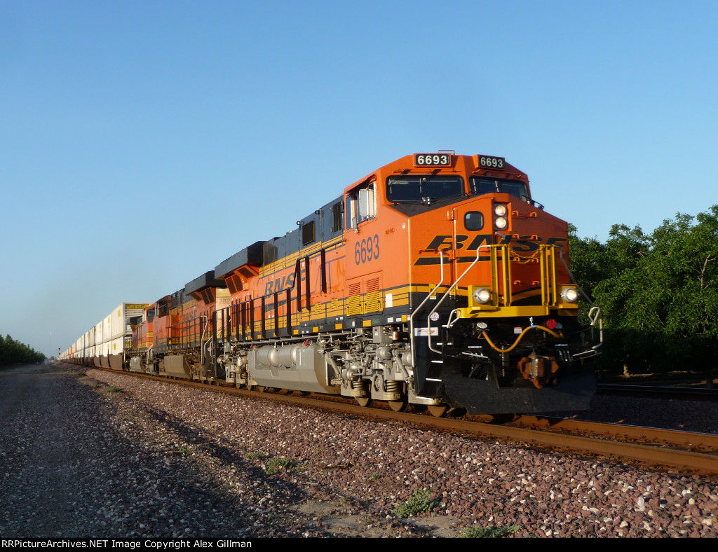 BNSF 6693 West